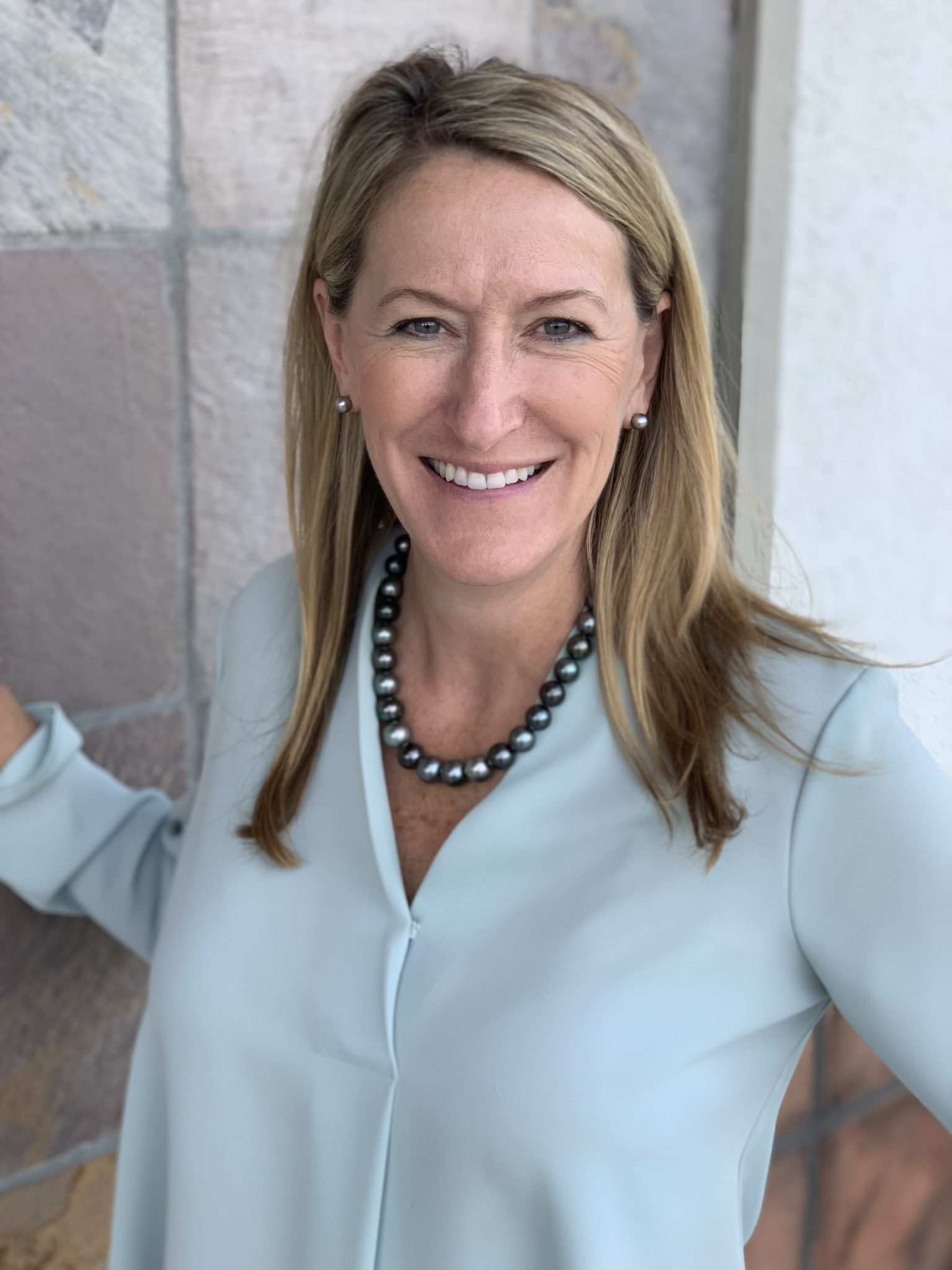 Meet the Doctor | Dr. Lisa Hopkins – Long Beach Optometry and Eye Care